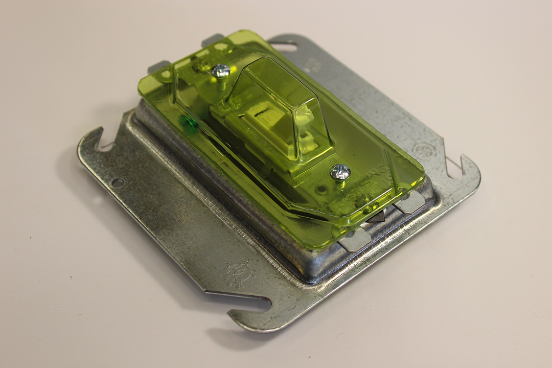 1 Gang Toggle Switch Cover w/ Screws | Plastic Covers & Guards | SmartGuard